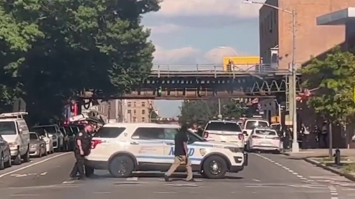 Brooklyn stabbing: 3 hurt in knife attack near PS 156 in Brownsville ...
