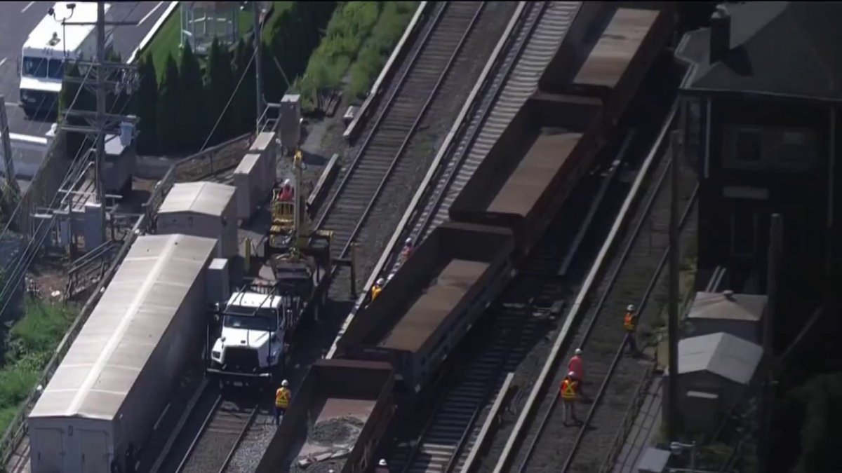 Derailed train in Queens causes LIRR delays – NBC New York