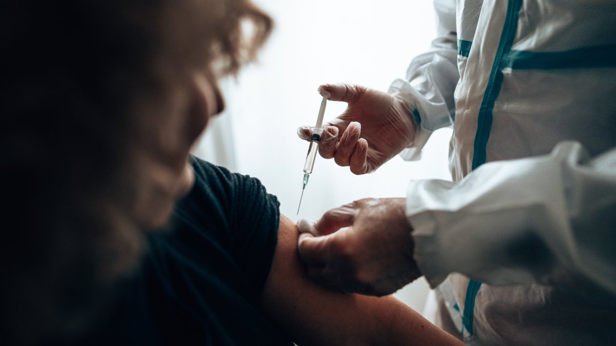 CDC recommends updated Covid shot for everyone ages 6 months and up ...