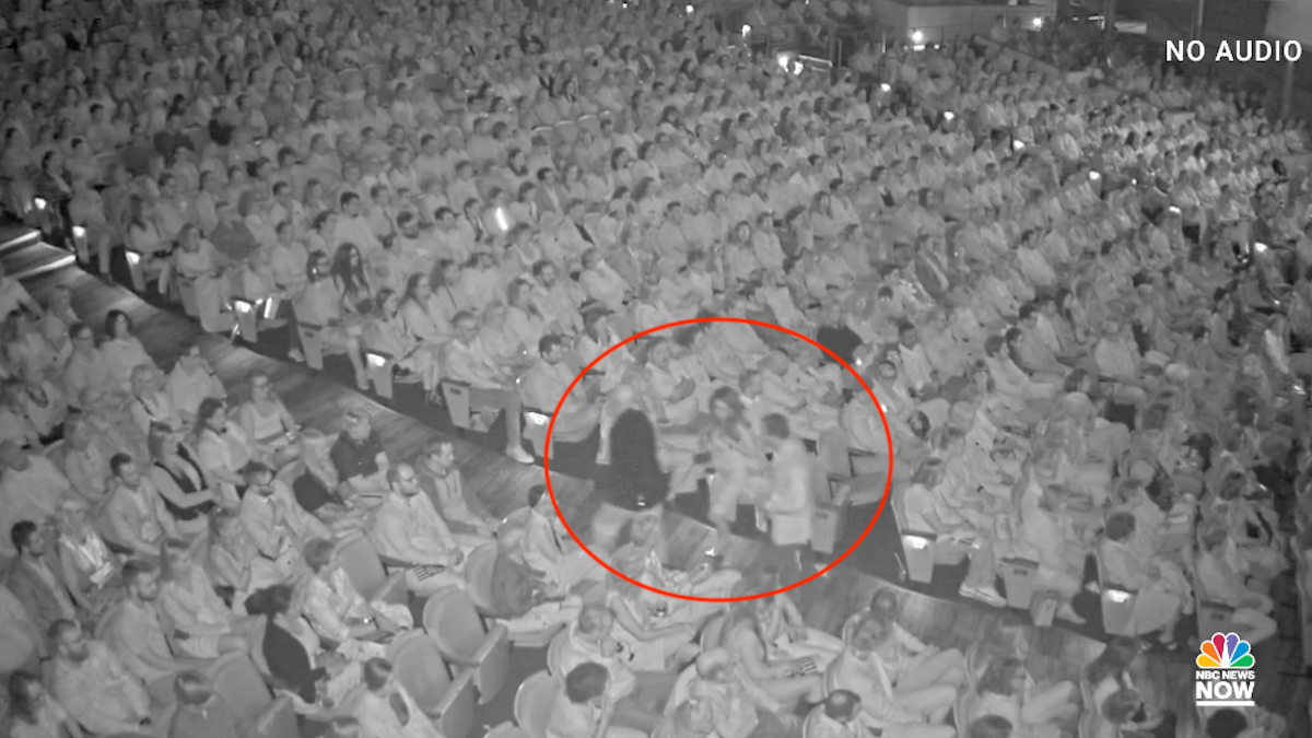 New Video Shows Lauren Boebert Vaping At ‘beetlejuice Show Before She