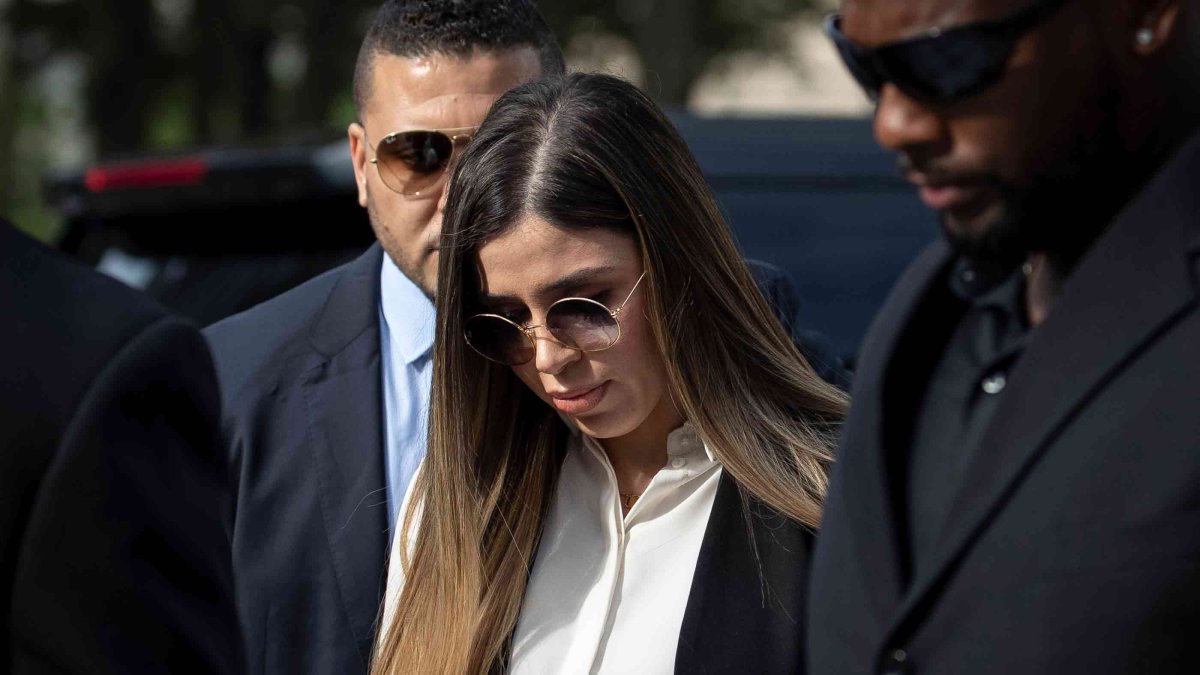 El Chapo’s wife, Emma Coronel, leaves prison – NBC New York El Chapo’s wife, Emma Coronel, leaves prison – NBC New York