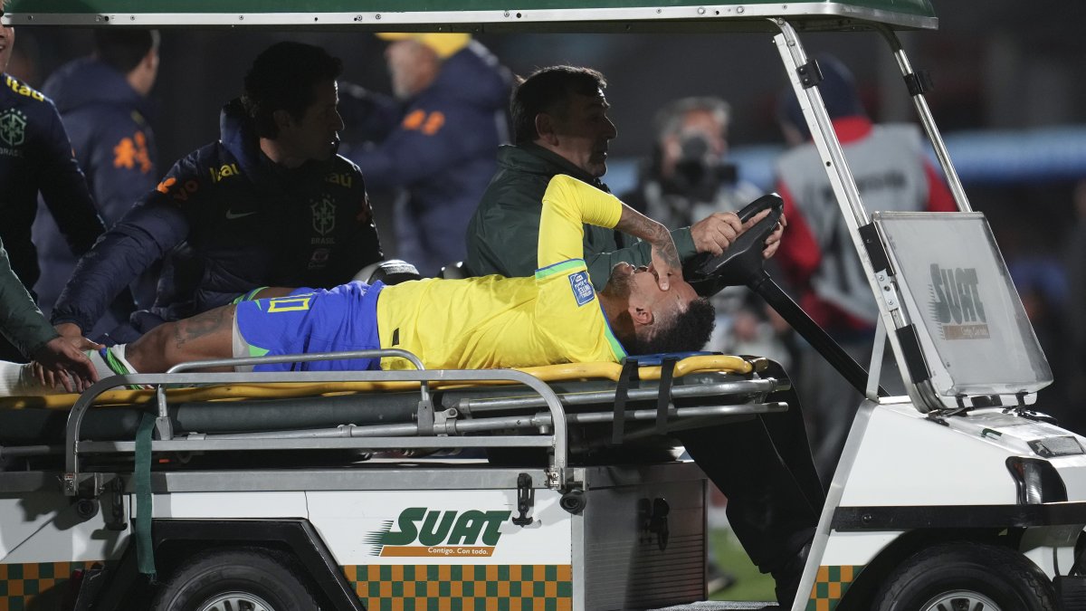 Neymar leaves Brazil match in tears with left knee injury – NBC New York