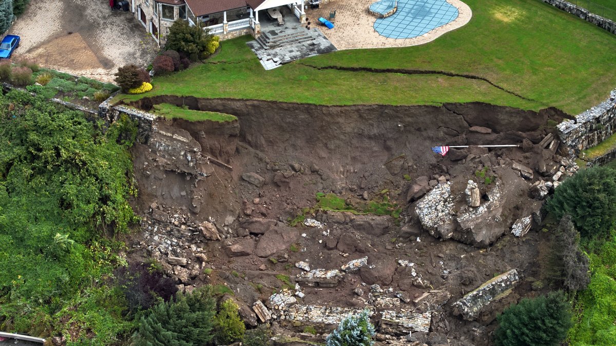 Westchester mudslide makes mess of Metro-North, Amtrak train service ...