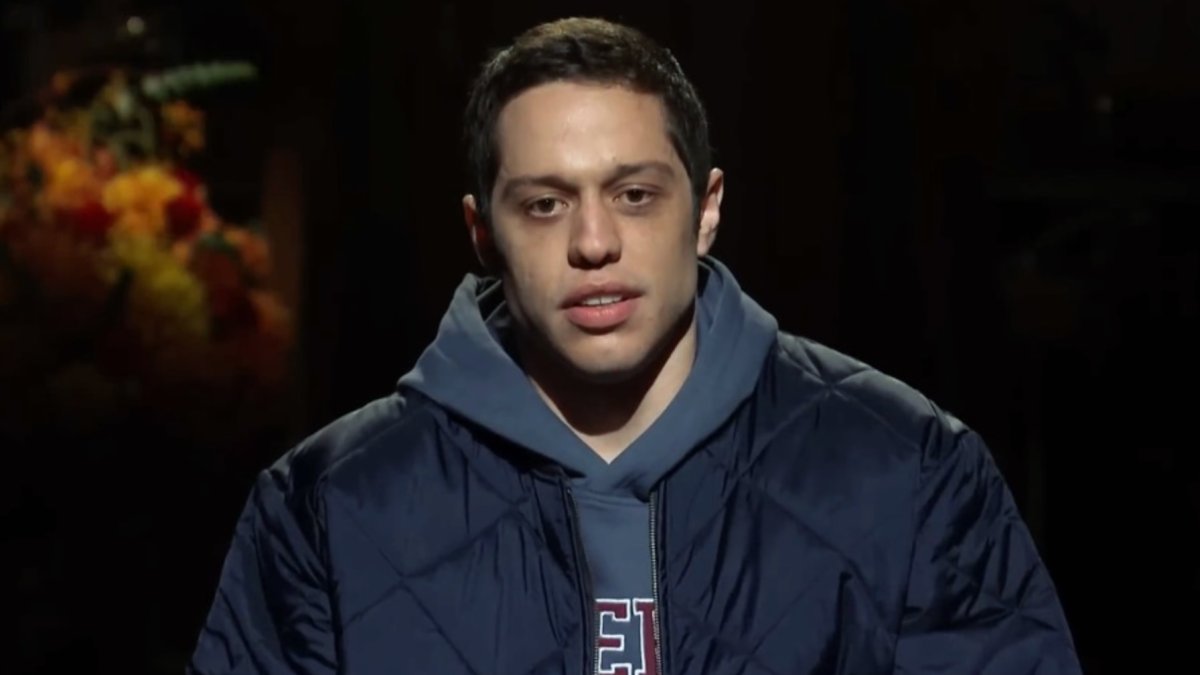 Pete Davidson opens ‘SNL’ with an emotional message on Israel-Hamas war ...