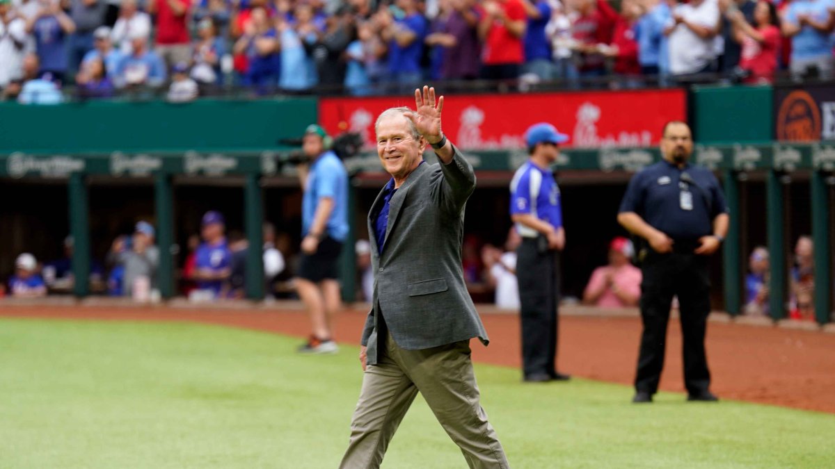 George W Bush To Throw Out First Pitch Before World Series Game 1