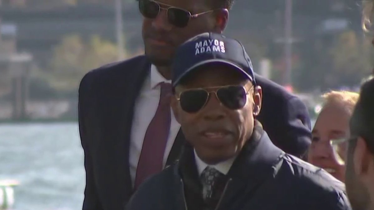 Eric Adams avoids questions on FBI investigation – NBC New York