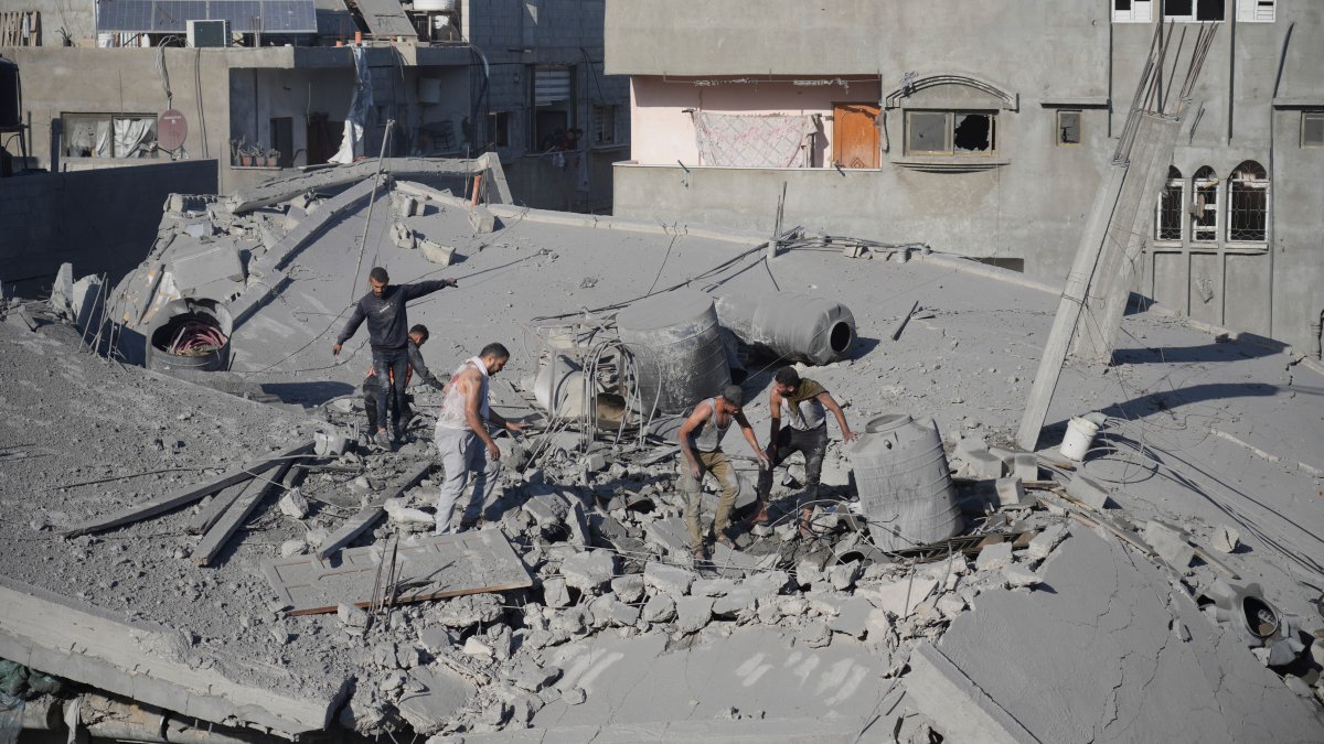 Deadly Israeli airstrike hits Maghazi refugee camp in Gaza – NBC New York Deadly Israeli airstrike hits Maghazi refugee camp in Gaza – NBC New York