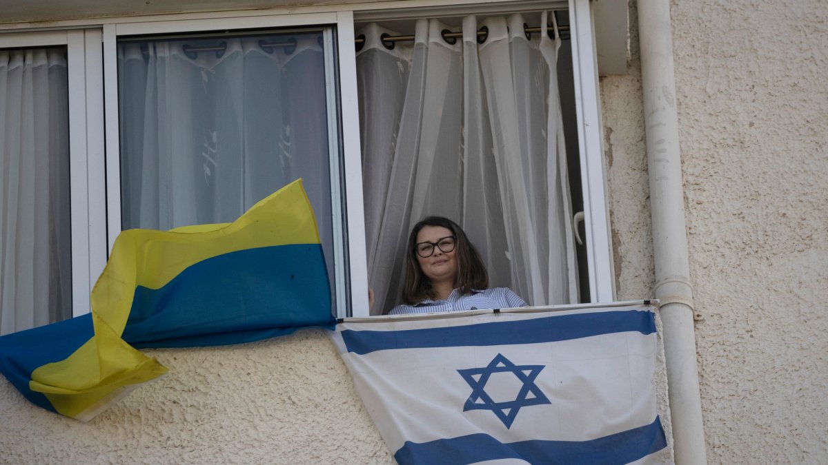 Ukrainians who fled for Israel find themselves living in war for second ...