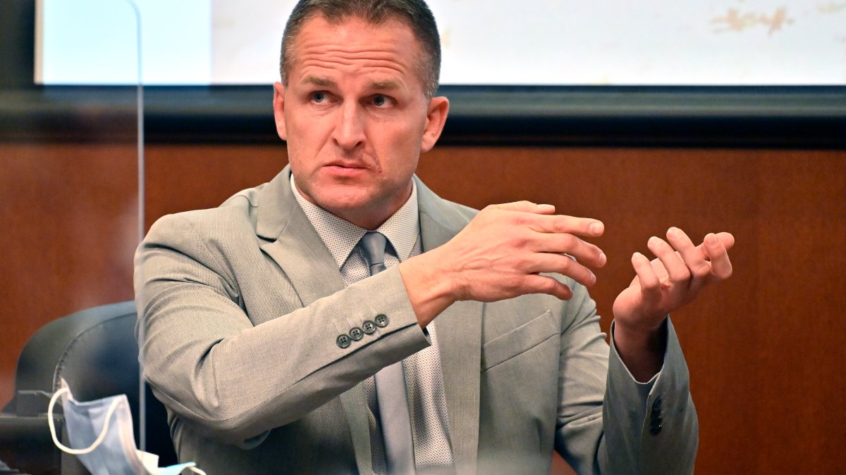 Judge Declares Mistrial In Trial Of Ex Officer In Deadly Breonna Taylor
