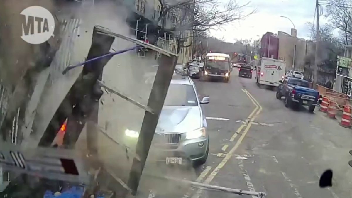 Exclusive: Video from MTA bus shows moment Bronx building collapsed ...