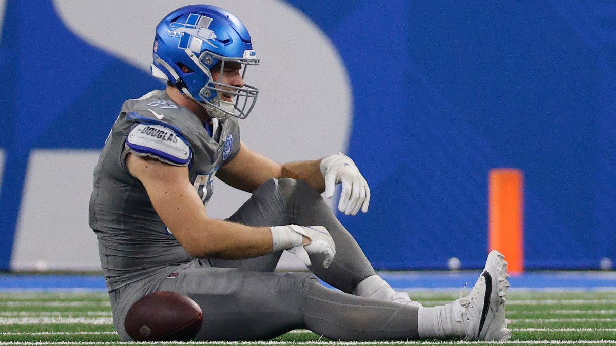 Lions tight end Sam LaPorta suffers knee injury – NBC New York