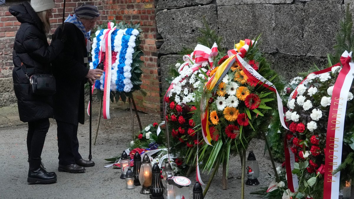 Holocaust Remembrance Day Photo Gallery – NBC New York