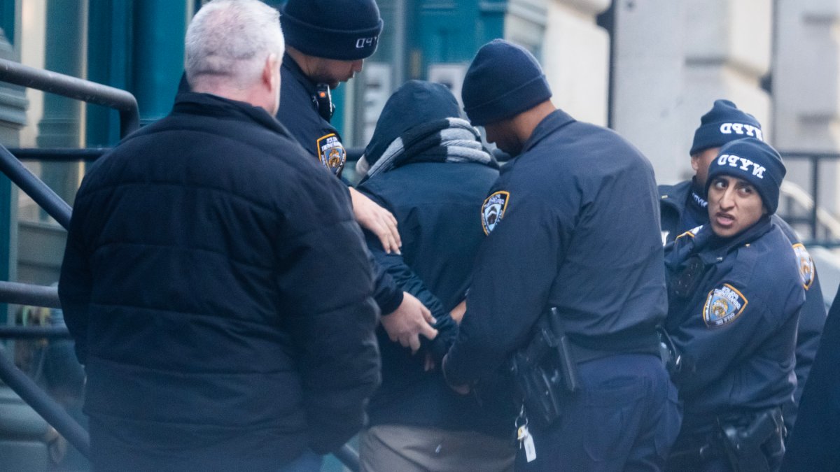 Taylor Swift stalker arrested again, sources say – NBC New York