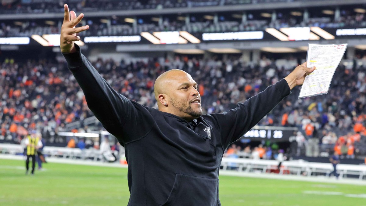 Raiders to keep Antonio Pierce as head coach – NBC New York