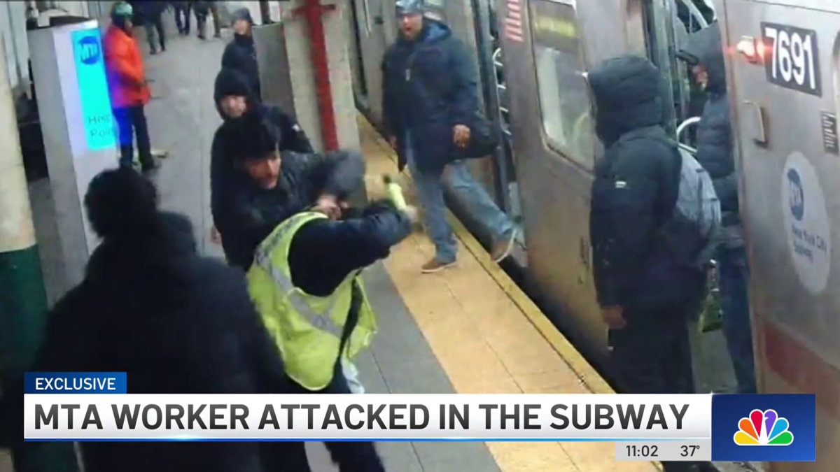 MTA worker attacked in the subway – NBC New York