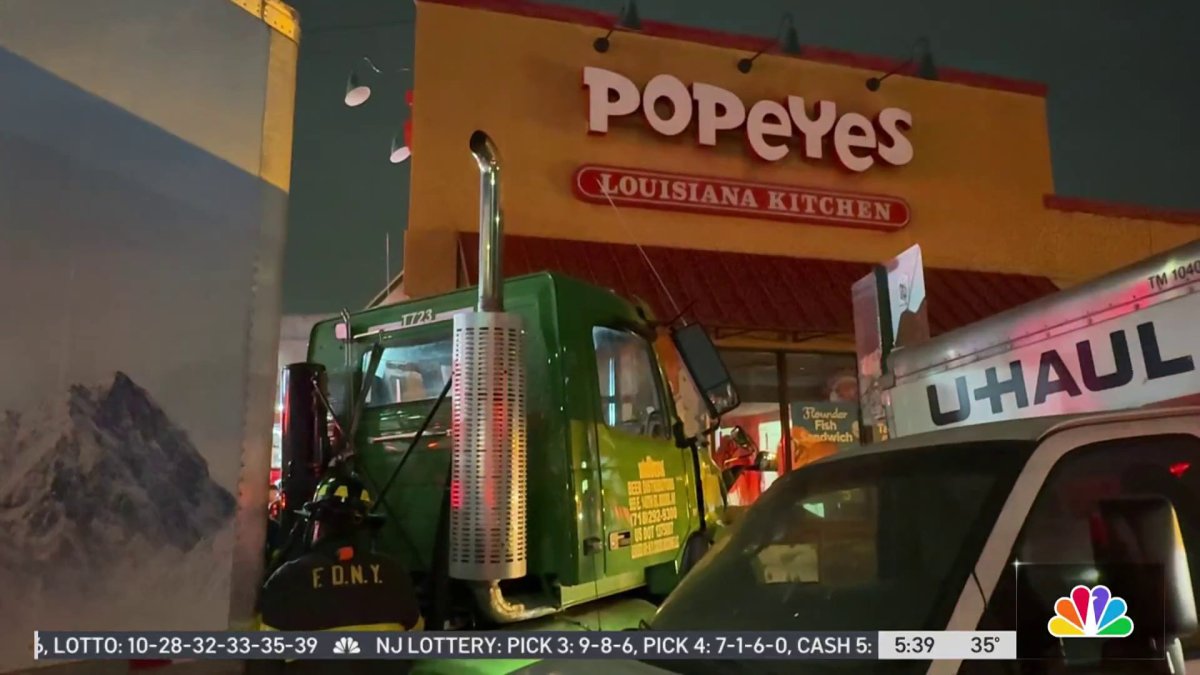 Big rig crashes into Popeye’s restaurant in Brooklyn – NBC New York