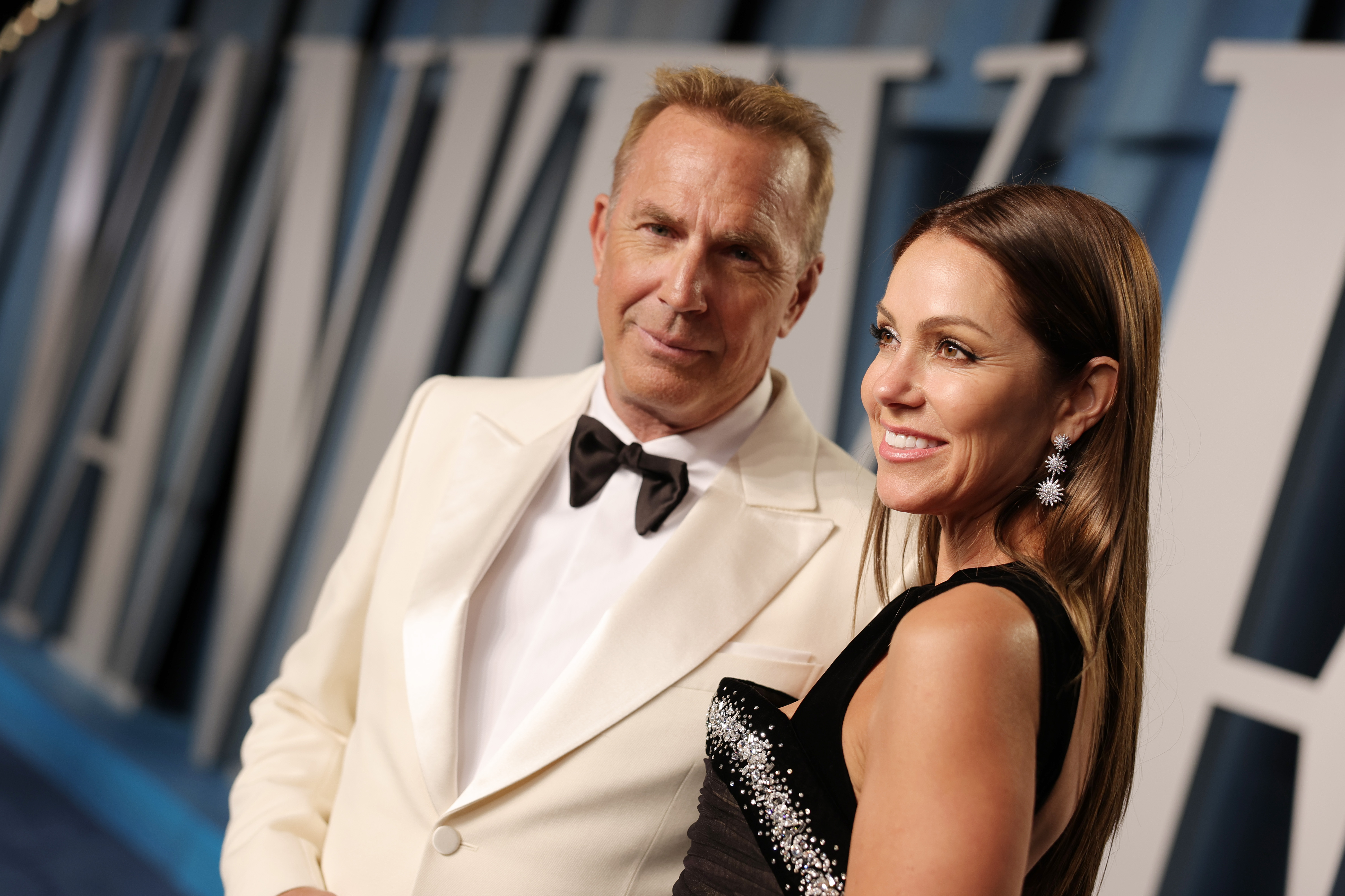Kevin Costner and Christine Baumgartner officially finalize their ...