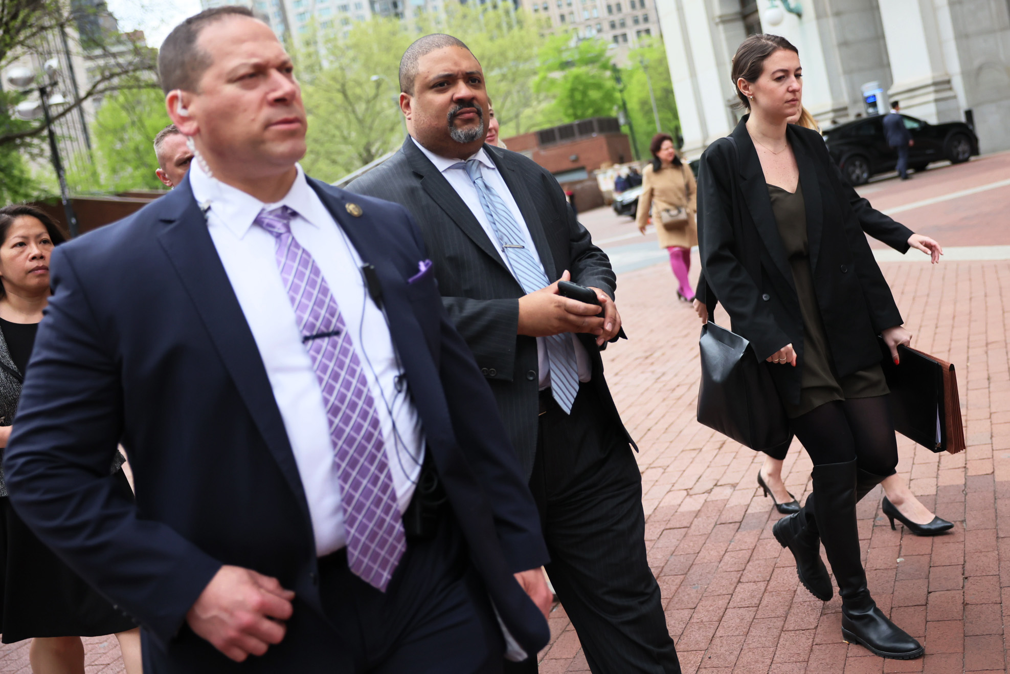 DA Bragg addresses Times Square NYPD officer attack and why no bail was ...