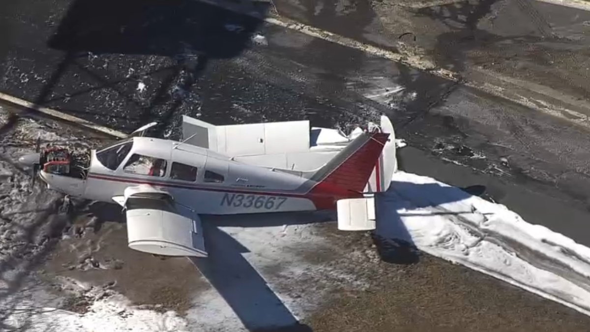 Suffolk County: Small plane lands on Long Island’s Southern State ...