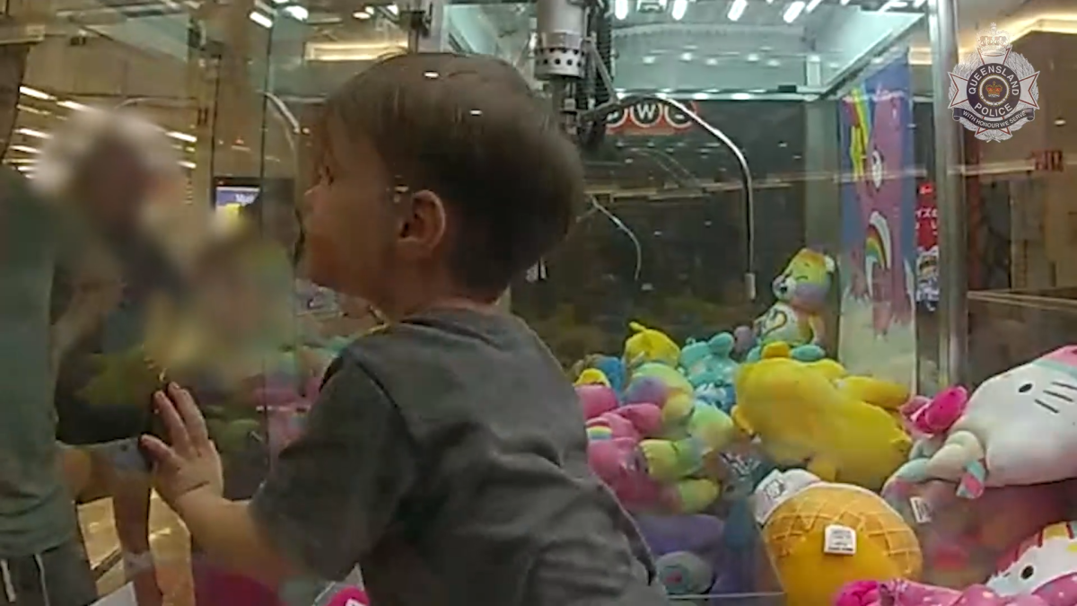 Toddler rescued from Hello Kitty claw machine – NBC New York