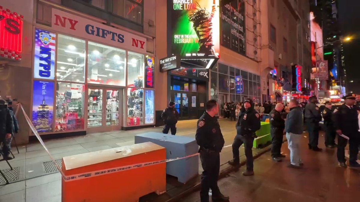 Times Square stabbing, beating leads to arrests – NBC New York