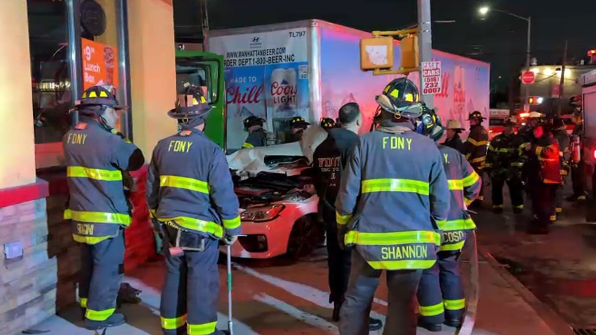 Brooklyn Popeyes damaged in Metropolitan Avenue crash – NBC New York