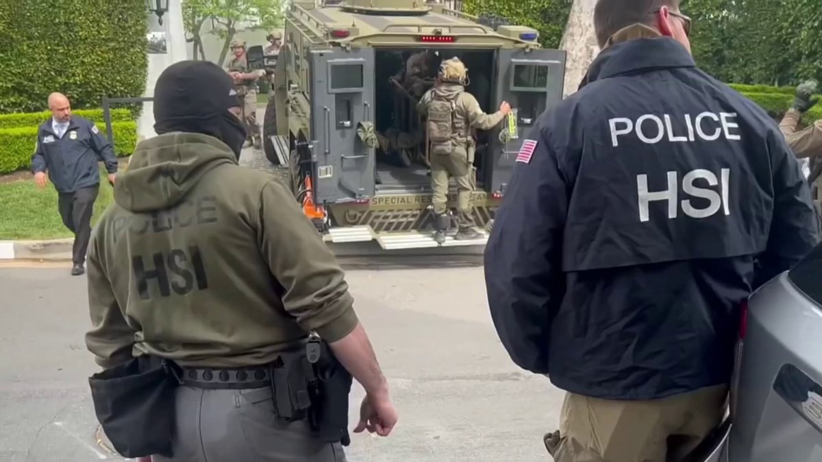 Feds raid Diddy’s LA, Miami properties in sex trafficking investigation ...