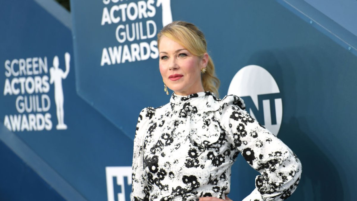 Christina Applegate Lived With Ms Symptoms For Years Before Official