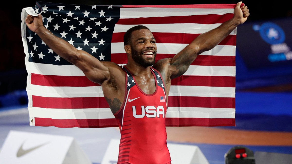 Jordan Burroughs chases wrestling gold at 2024 Olympics – NBC New York