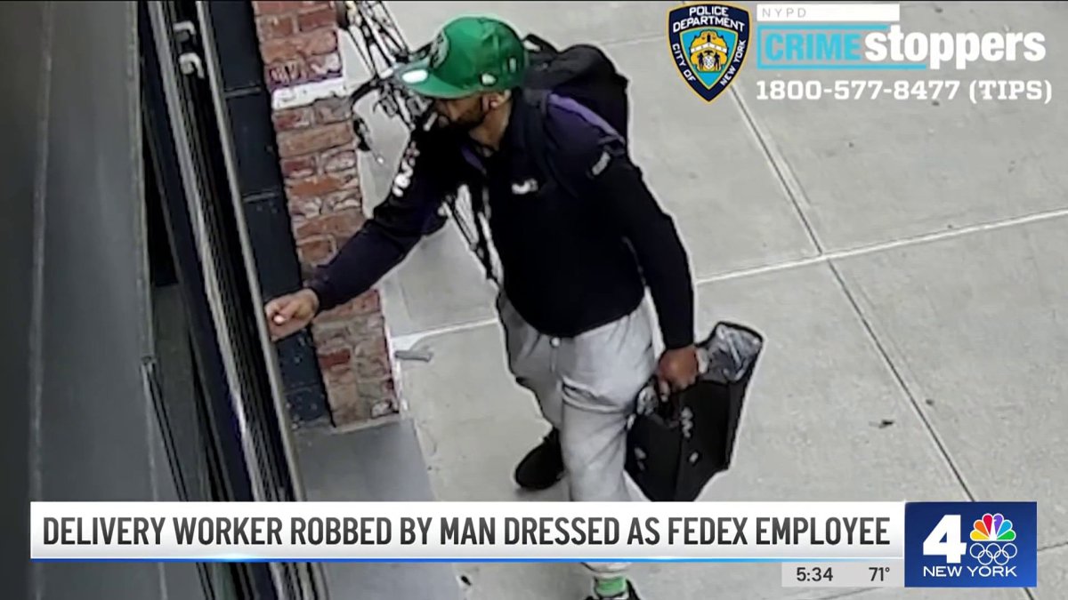 Delivery worker robbed by man dressed as FedEx employee – NBC New York