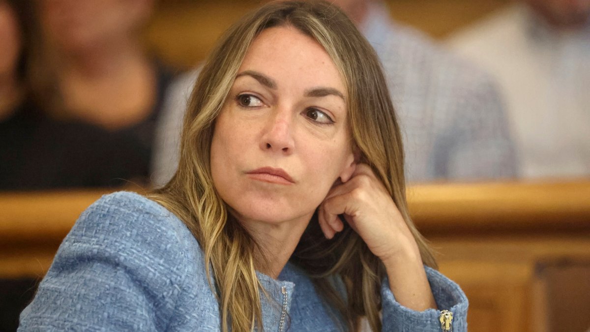 Karen Read trial updates: Jury deliberating after closing arguments ...