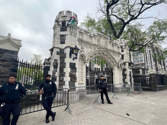 City College of New York shifts to online learning amid protests, NYPD ...