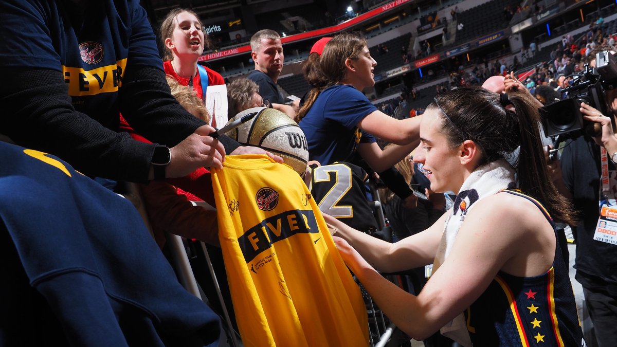 Caitlin Clark’s home preseason debut ends in Fever win vs. Dream – NBC ...