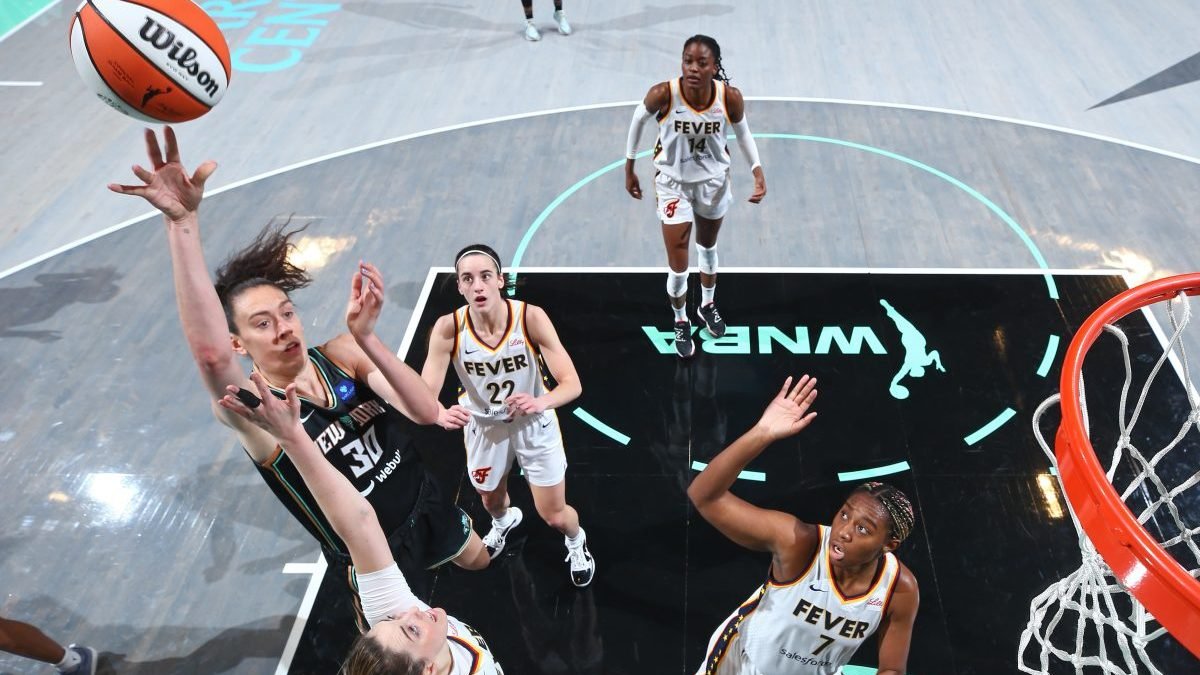 Indiana Fever Vs New York Liberty Game With Caitlin Clark Breaks 2m
