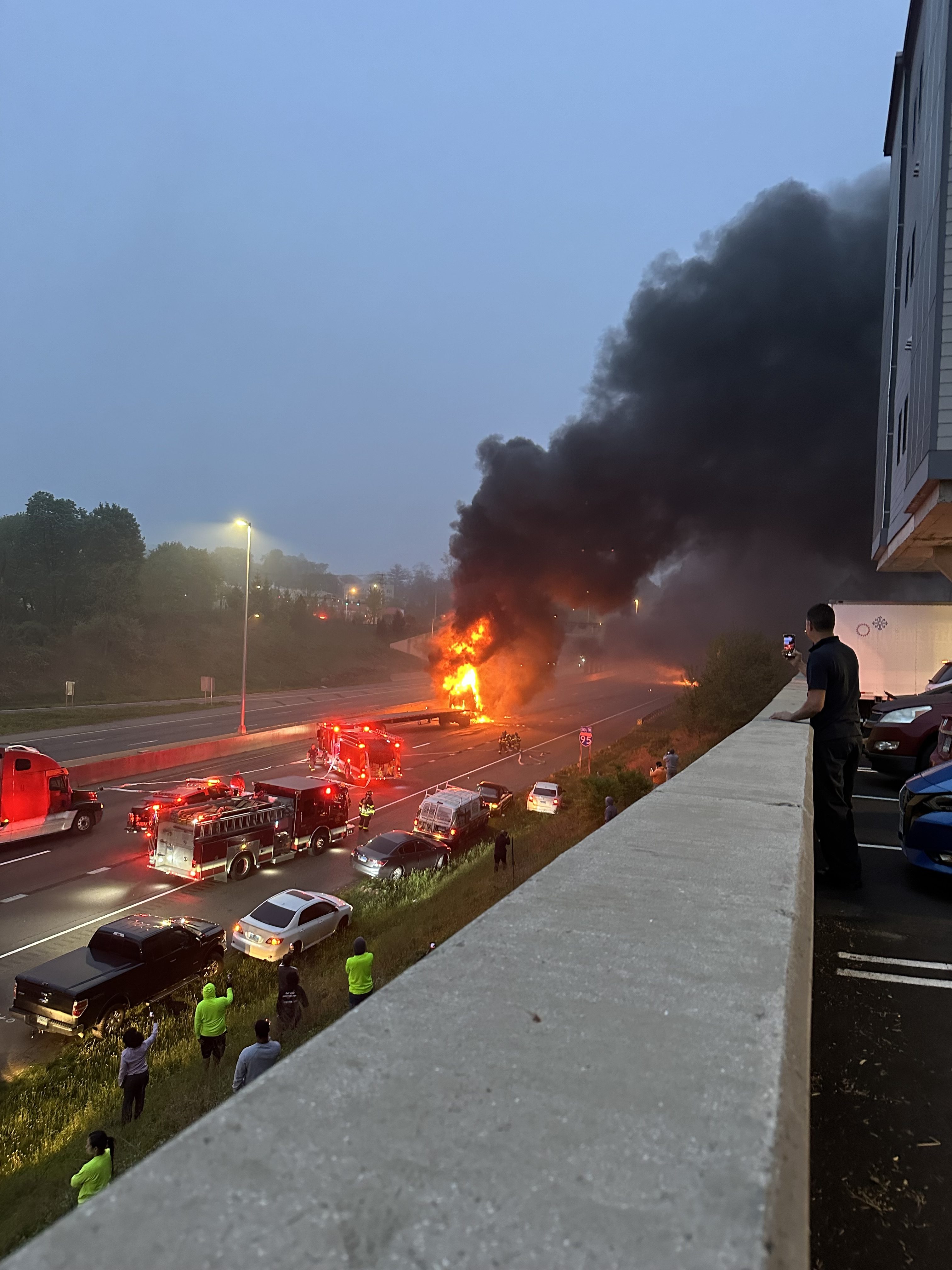 Photos: Fiery crash closes I-95 in Norwalk, Conn. – NBC New York
