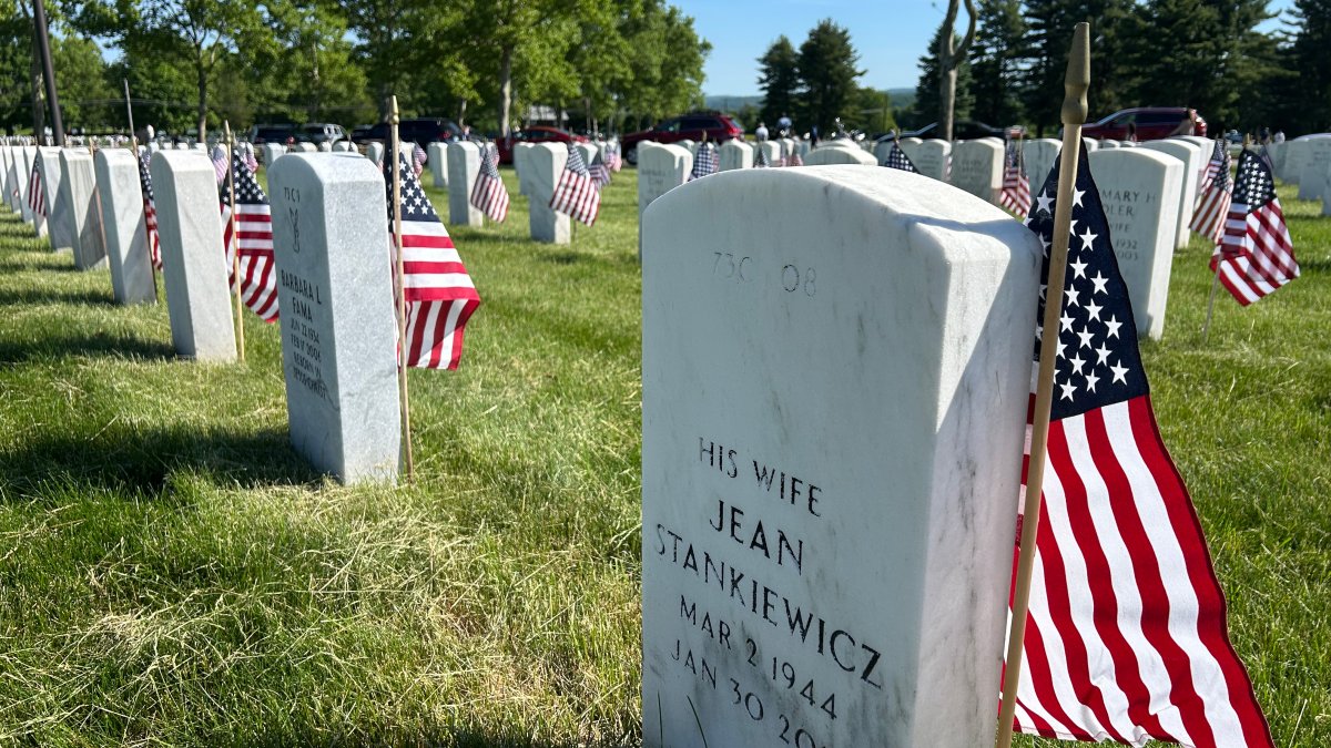 13,000 flags placed at State Veterans Cemetery in Middletown, Conn ...