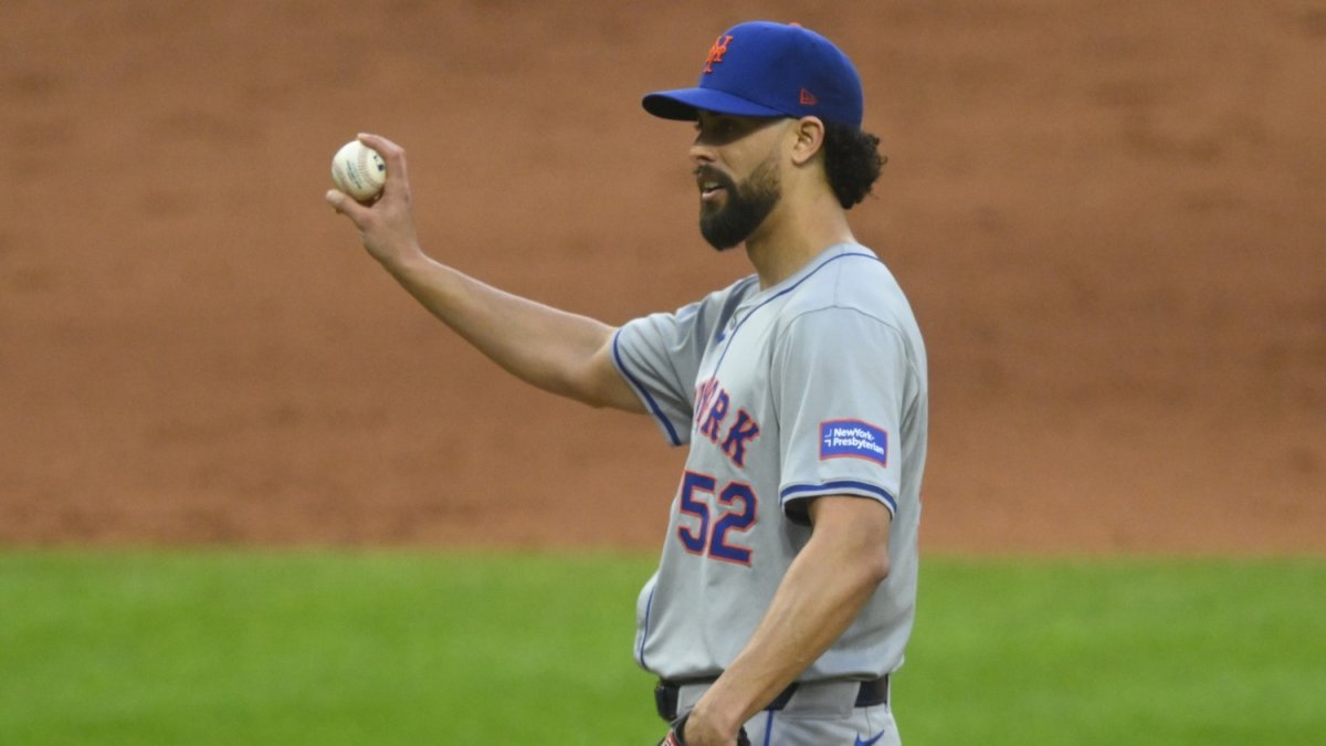 Mets cut reliever Jorge López after profane glove toss following ...