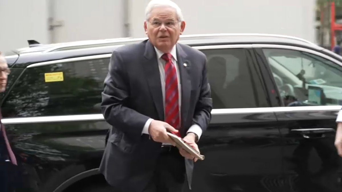 Menendez trial: Jury selection begins in gold bars case – NBC New York
