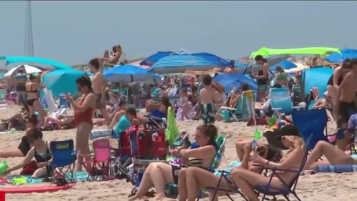 Busy beach day to beat the heat on Long Island – NBC New York