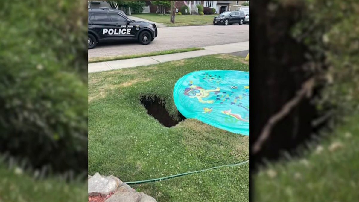 Child playing in pool nearly falls into sinkhole in NJ front yard – NBC ...
