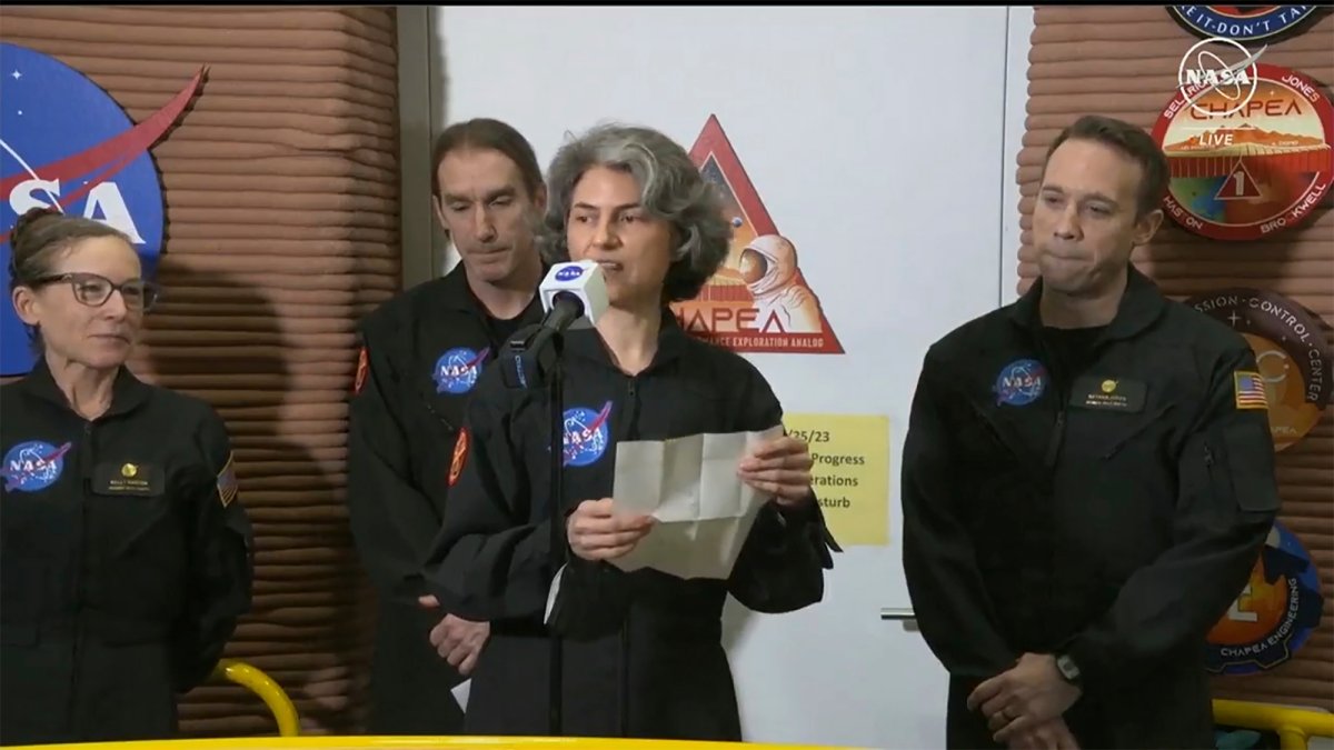 Crew Of Nasas Simulated Mars Habitat Emerge After A Year Nbc New York