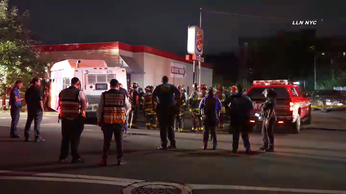 Brooklyn news: MTA bus crashes into Burger King – NBC New York
