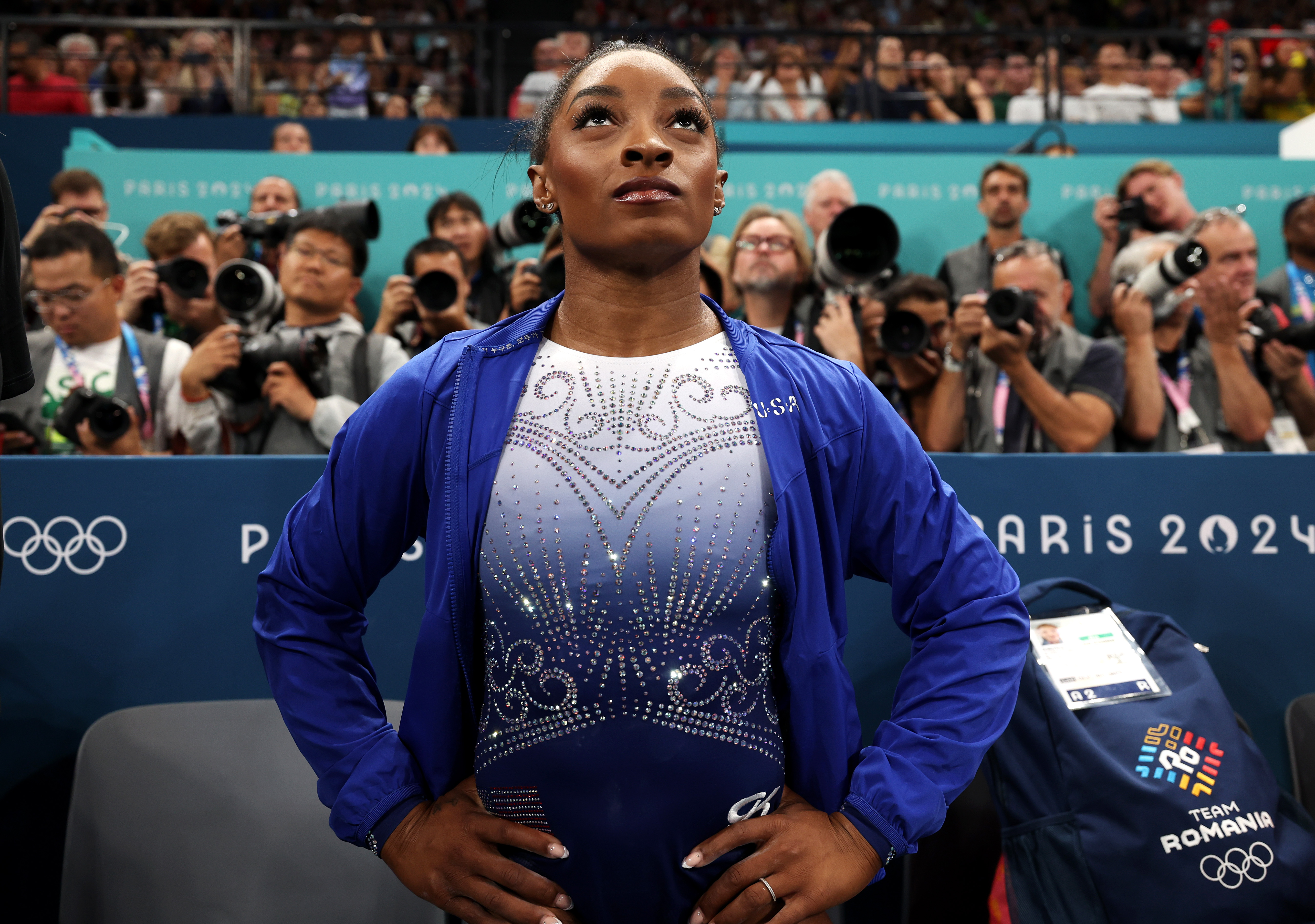 Simone Biles fell off balance beam in final routine. What happened ...
