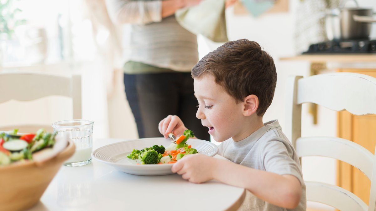 Why some kids eat dinner after school – NBC New York
