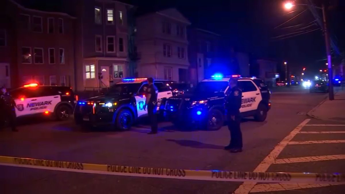 NJ cops hurt in fight with alleged stolen SUV driver; suspect shot ...