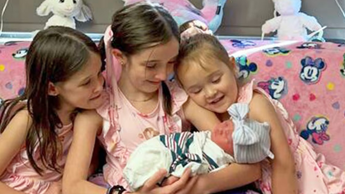 4 sisters born on same day, August 25, over nine years – NBC New York
