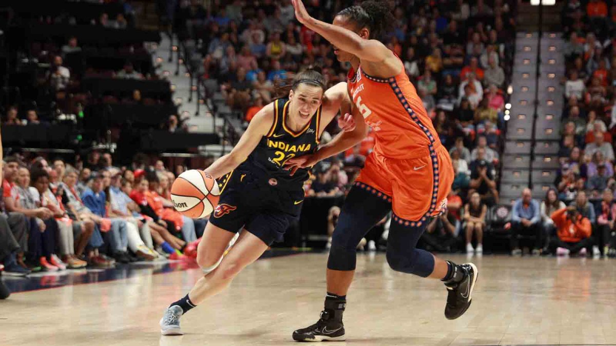 Caitlin Clark struggles as Indiana drops Game 1 to Connecticut – NBC ...