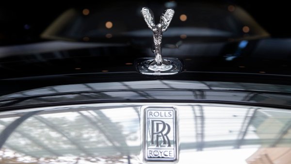 Rolls-Royce opens VIP showroom in NYC to cater to its top-tier clients ...