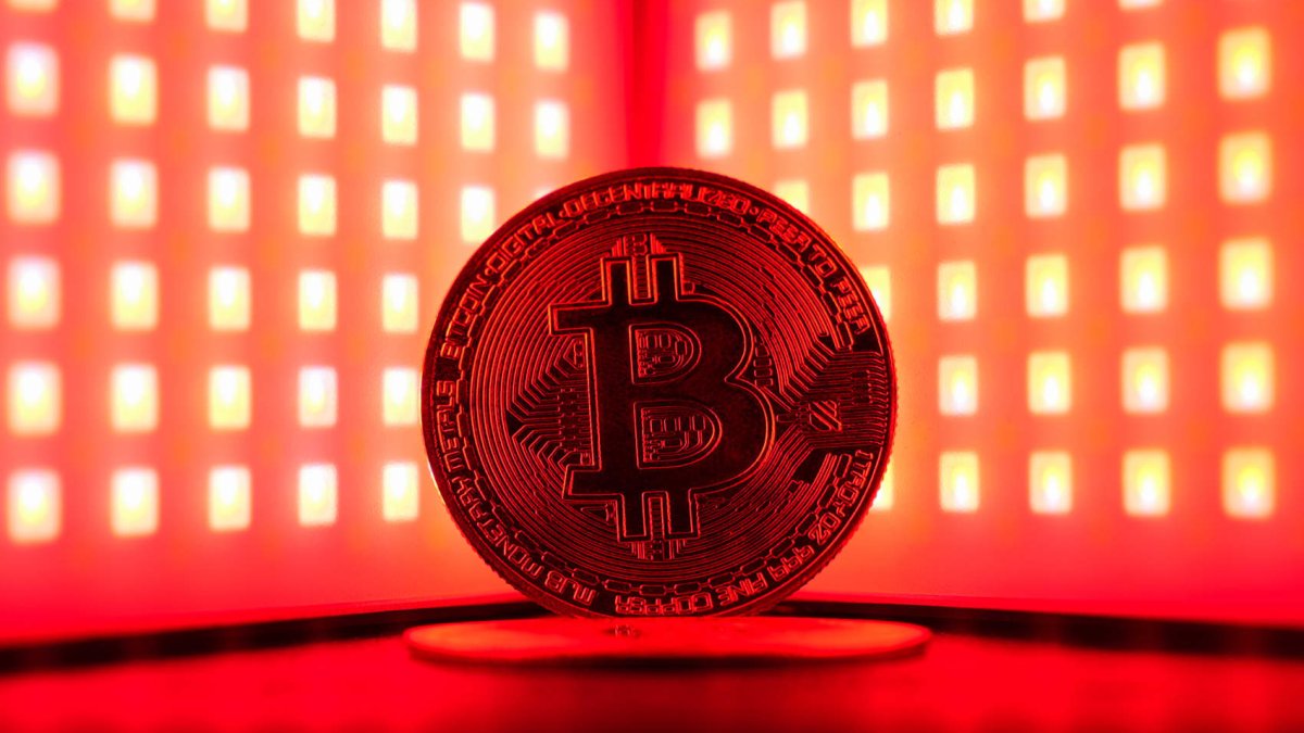 Bitcoin rises 3% after topping $73,000 for the first time since March ...