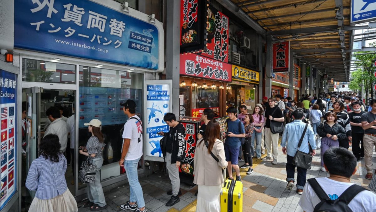 Why the Japanese yen is hovering near three-month lows against the ...